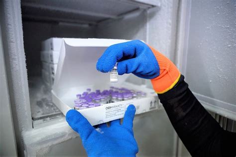 Монгол Улс Японы Засгийн газрын санхүүжилтээр 417 690 тун Пфайзер вакциныг татан аваад байна