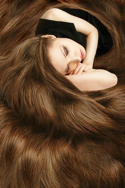 Витаминные добавки в шампуни При мытье волос добавляем в шампунь витамины A B Pp C B12 P6 в