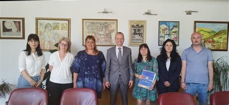 Кметът на Благоевград Методи Байкушев подписа днес първия Колективен трудов договор за