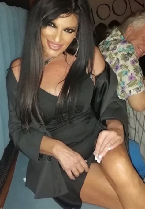 Bivša žena Željka Joksimovića Vesna U Provodu I Minić I Dekolte Da Imam Ponovo 20 Godina Blic