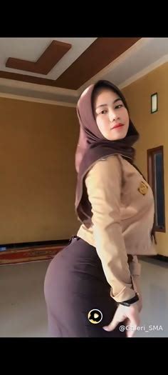 Ide Hijab Tobrut Di Gaya Hijab Gadis Berjilbab Wanita Berlekuk