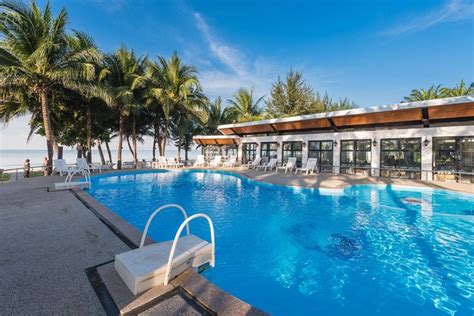 ปลุกความอยากเที่ยวในตัวคุณ แล้วไปชิลที่ “เจ้าหลาวทอแสงบีช” จังหวัด