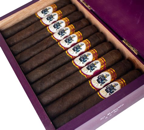 Buy Lampert 1675 Edición Morado Robusto Online At Small Batch Cigar