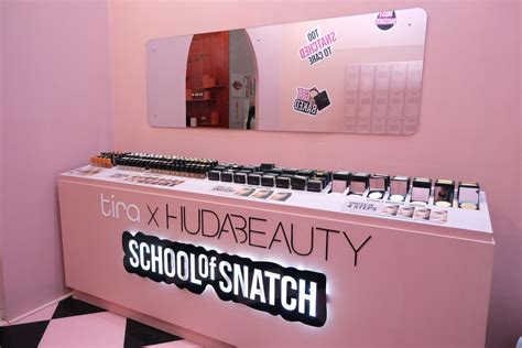 How To Achieve The Snatched” Makeup Look Vogue India