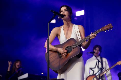 Gracie Abrams To Livestream Her Red Rocks Show On Apple Music Live Thecoloradodailycom