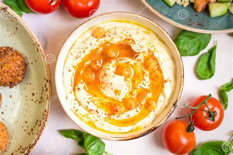 Houmous Et Plats Traditionnels Du Moyen Orient Photo Stock Image Du Libanais Sain 71675798