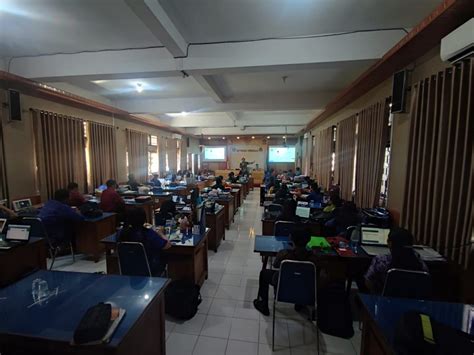 Sosialisasi Aplikasi Sistem Manajemen Pendidikan Di Smp N 1 Singaraja