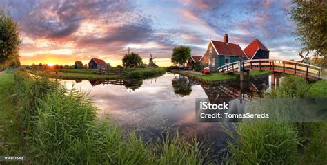 파노라마 풍경 풍차 마에서 물 운하에 네덜란드 유럽에서에서 다채로운 봄 일몰 킨더다이크에 대한 스톡 사진 및 기타 이미지 킨더다이크 네덜란드 마을 Istock