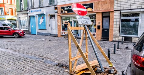‘zelfs Ps Fractieleider Is Gefilmd Terwijl Hij Betonblokken Verplaatste