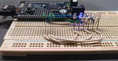PIC18F25K83 XC8 Multiplexing Outputs Parte A Controlar 6 LEDs
