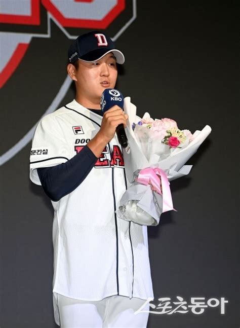 두산 특급신인 김택연 7일 잠실 롯데전서 시구…시타자는 아버지｜스포츠동아
