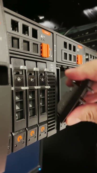 Pure Storage Flasharray Getting Loaded With Flash Modules Shipping Soon In 150tb Youtube