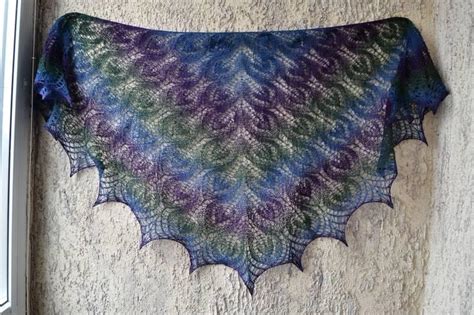 Шаль спицами схемы для начинающих с пошаговым описанием вязания простой необычной ажурной шали