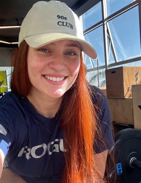 Happy Monday How Do I Look With Hat On R Redheadbeauties