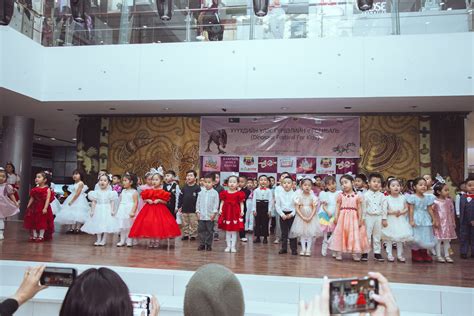 Үнсгэлжин ба долоон одой цэцэрлэг Ulaanbaatar