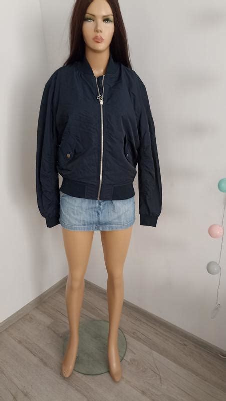 Тепла куртка — ціна 180 грн у каталозі Куртки Купити жіночі речі за доступною ціною на Шафі