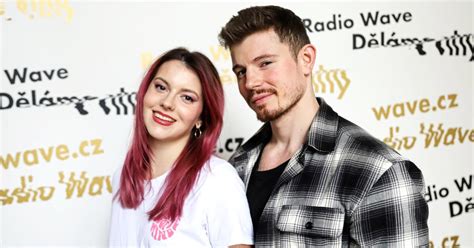 Vibrující Hračky Latex A Sex Parties S Mladým Párem O Pestrém Sexuálním životě • Mujrozhlas