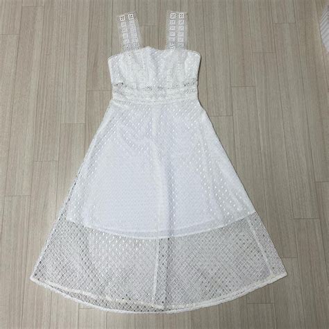 산드로원피스 레이스 펀칭 원피스 1회착용 세컨웨어