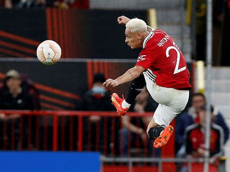 man utd s antony says his tricks are art and will carry on reuters
