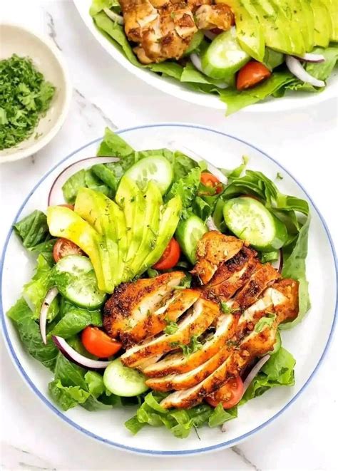 Femme 4 Бүрж шарсан тахианы махтай хачирлах байцааны салат Идэхийг хүсдэг дуртай рестораны