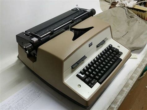 Vintage 1972 Ibm Model 12 Electric Typewriter