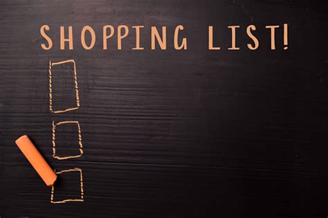 쇼핑 목록 컬러 분필로 작성되었습니다 추가 서비스에서 지원됩니다 칠판 개념 검은색에 대한 스톡 사진 및 기타 이미지 검은색 리스트 0명 Istock