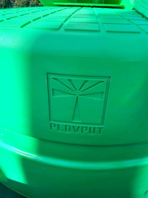 Plovput Postavio Novu Plutaču Vlastite Izrade Ispred Luke Ploče