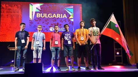 Български ученици грабнаха 6 медала от олимпиада по математика СНИМКИ Nova