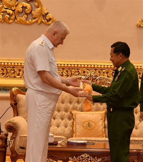 နိုင်ငံတော်စီမံအုပ်ချုပ်ရေးကောင်စီဥက္ကဋ္ဌ တပ်မတော်ကာကွယ်ရေးဦးစီးချုပ