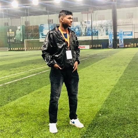 Achuakash Achuakash • Threads Say More