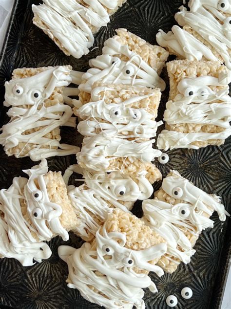 Beacon Hill Books Louis Vuittons 200 Trunks 200 Visionaires No Bake Halloween Treats And More