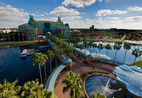 Disney World Swan And Dolphin Review Steps Away From The Magic