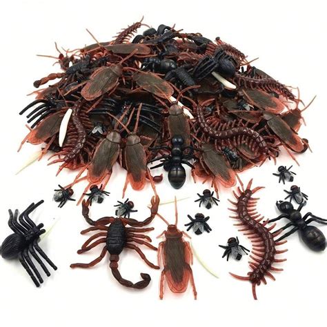 30pcs Realistic Bugs Plastic Fake Bug Trick Insects Prank Bugs Cockroaches Spiders Worms