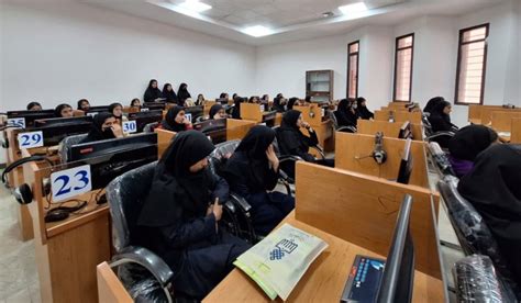 دانش آموزان هنرستان فنی و حرفه‌ای انقلاب اسلامی بیرجند از دانشکده