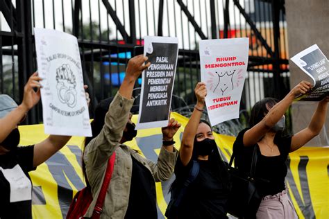 Zakazany Seks Bez ślubu I Obrażanie Polityków Indonezja Odbiera