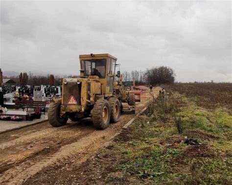 Уредување пристапен пат за со возила и проширување на паркинг кај двете цркви во Брвеница