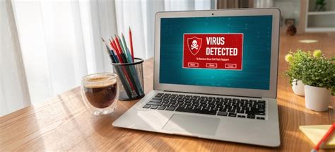 Premium Photo Virus Warning Alert On Computer Screen Detected Modish Cyber Threat