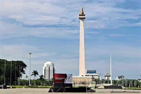 Foto Kawasan Monas Ditutup Saat Perayaan Malam Tahun Baru