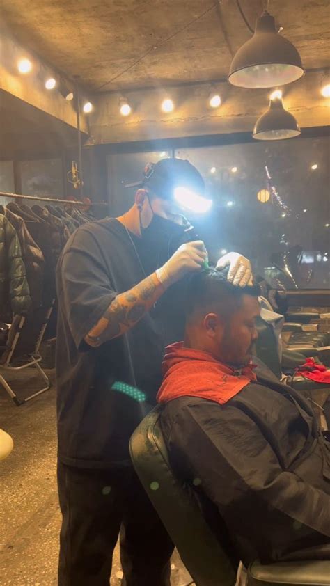 대구바버샵 동성로바버샵 대구남자머리 포마드컷 아이비리그컷 가일컷 사이드파트 정수리 및 헤어라인 커버 유지기간 약 1년 시술시간 약 1시간 현금할인 행사중