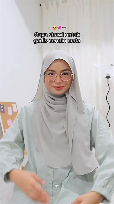 Hijab Tutorial With Glasses In 2024 Simple Hijab Tutorial Style