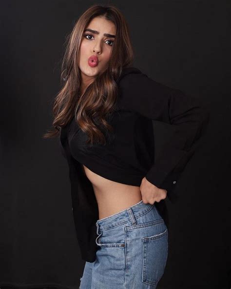 Kavya Thapar Hot Pics Actress In Ek Mini Katha Gora Chitta Rang Song Top10sense