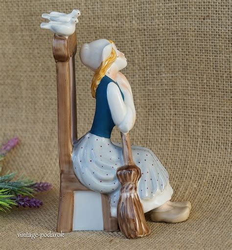 Советская фарфоровая статуэтка Золушка купить
