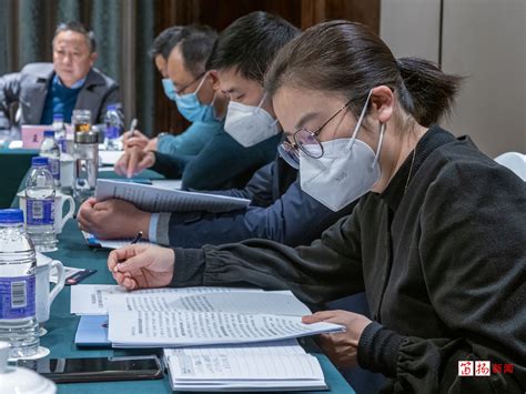 议政建言 服务大局！政协委员分组讨论《政府工作报告》