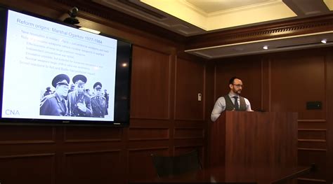 Майкл Кофман биография военного аналитика