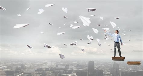 그는 인생을 너무 심각하게 생각하지 않습니다 혼합 미디어 3차원 형태에 대한 스톡 사진 및 기타 이미지 3차원 형태 경영자 교육 Istock