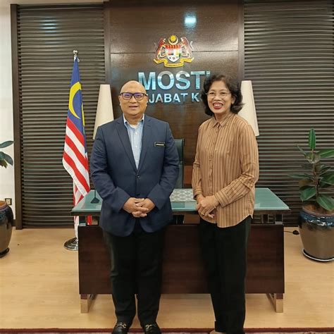 Kunjungan Hormat Ybrs Prof Dr Rofina Yasmin Othman Pengerusi