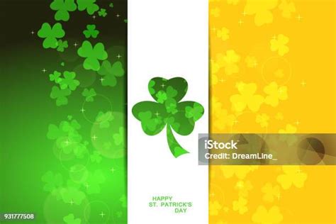 벡터 넓은 추상적인 녹색과 노란색 배경 센터 클로버 패턴 및 빛의 나뭇잎에 흰색 줄무늬가 있는 행복 한 성 패 트 릭의 날에 대 한 17에 대한 스톡 벡터 아트 및 기타