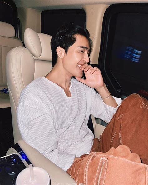 เอิร์ท พิรพัฒน์ ประวัตินักแสดงหนุ่มหล่อจากค่าย Gmmtv