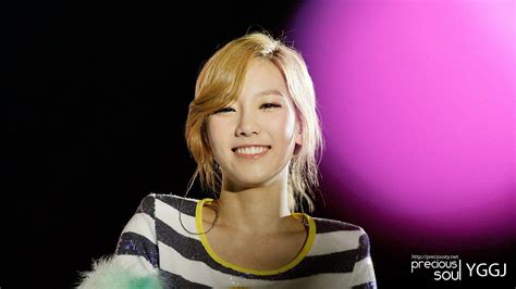 Taeyeon Twinkle Hd Wallpapers Wallpaper Cave