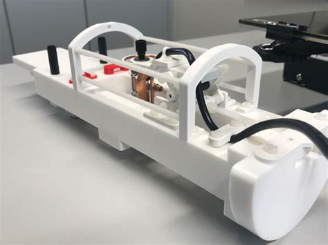 Spatially Resolved Experimental Analysis And Modeling Of Mass Transfer From Rising Gas Bubbles